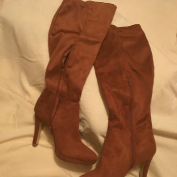 Izabella Rue | Shoes | Izabella Rue Platform Boots | Poshmark